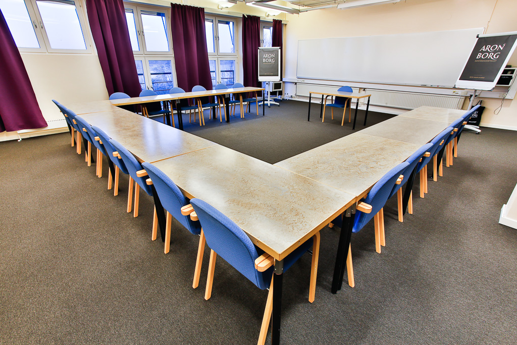 Konferenslokal med flexibel möblering & sjöutsikt | Aronsborg